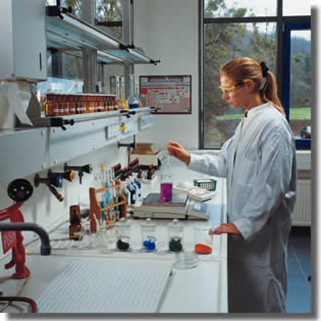 Primary Diagnostics Laboratory: Professionals